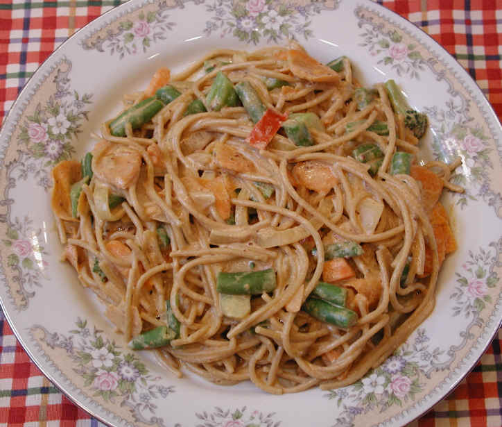 Spaghetti with Chipotle Peanut Butter Sauce, Carrots and String Beans ...